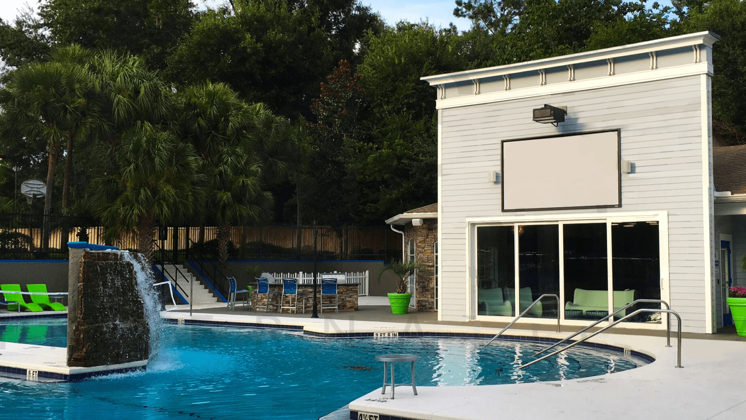 Ultra Short Throw Integrator - Screen Solutions International ...